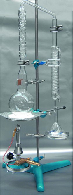 DISTILLATORE UFF. C.E.E. quadruplo posti elettrico - Unimed Scientifica